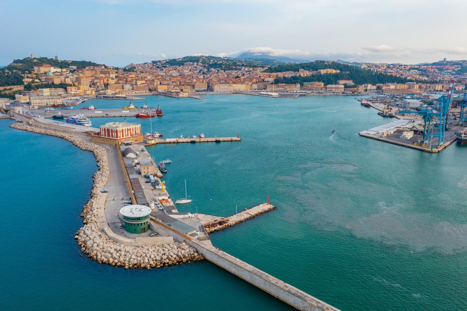 Cosa vedere ad Ancona: TOP 10 Luoghi Imperdibili ⭐️ 2026