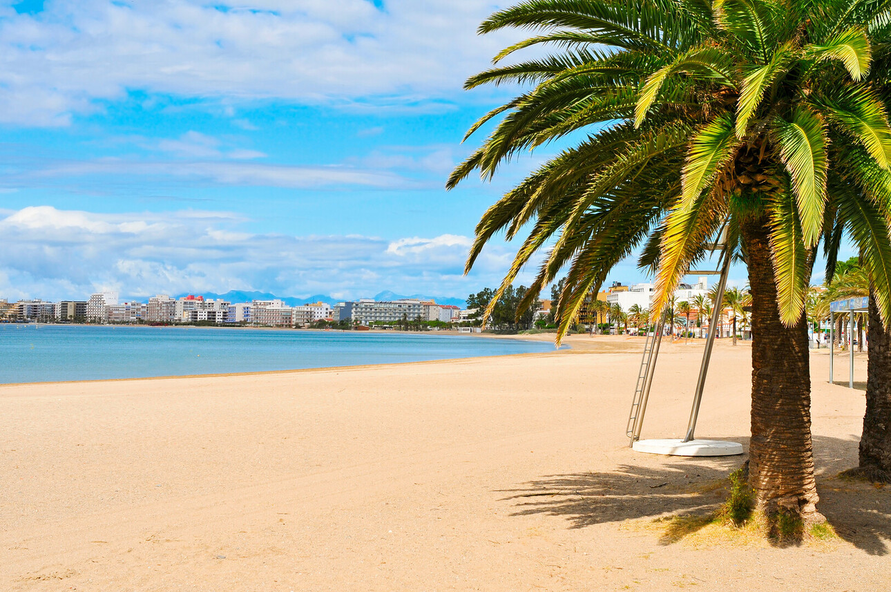 Visit Roses in Spain ⭐️ What You Can’t Miss in 2026