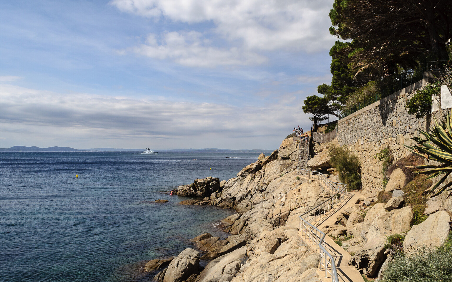 Visit Roses in Spain ⭐️ What You Can’t Miss in 2026