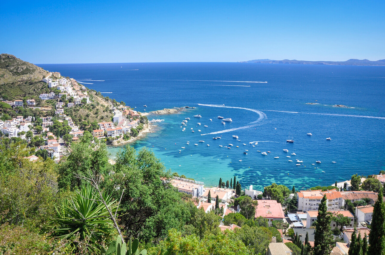 Visit Roses in Spain ⭐️ What You Can’t Miss in 2026