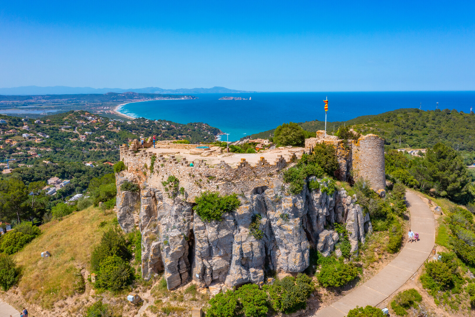 Visiter Begur en Espagne ⭐️ Le Guide Complet 2025